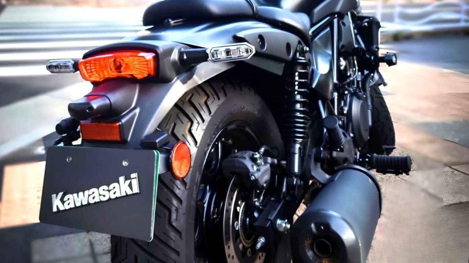 Kawasaki Eliminator Bike is Miles Ahead of Royal Enfield, Offers 30 ...